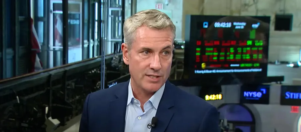 CEO Andy Byron's Secret Affair Exposed by Coldplay’s Kiss Cam Chaos - JFeed