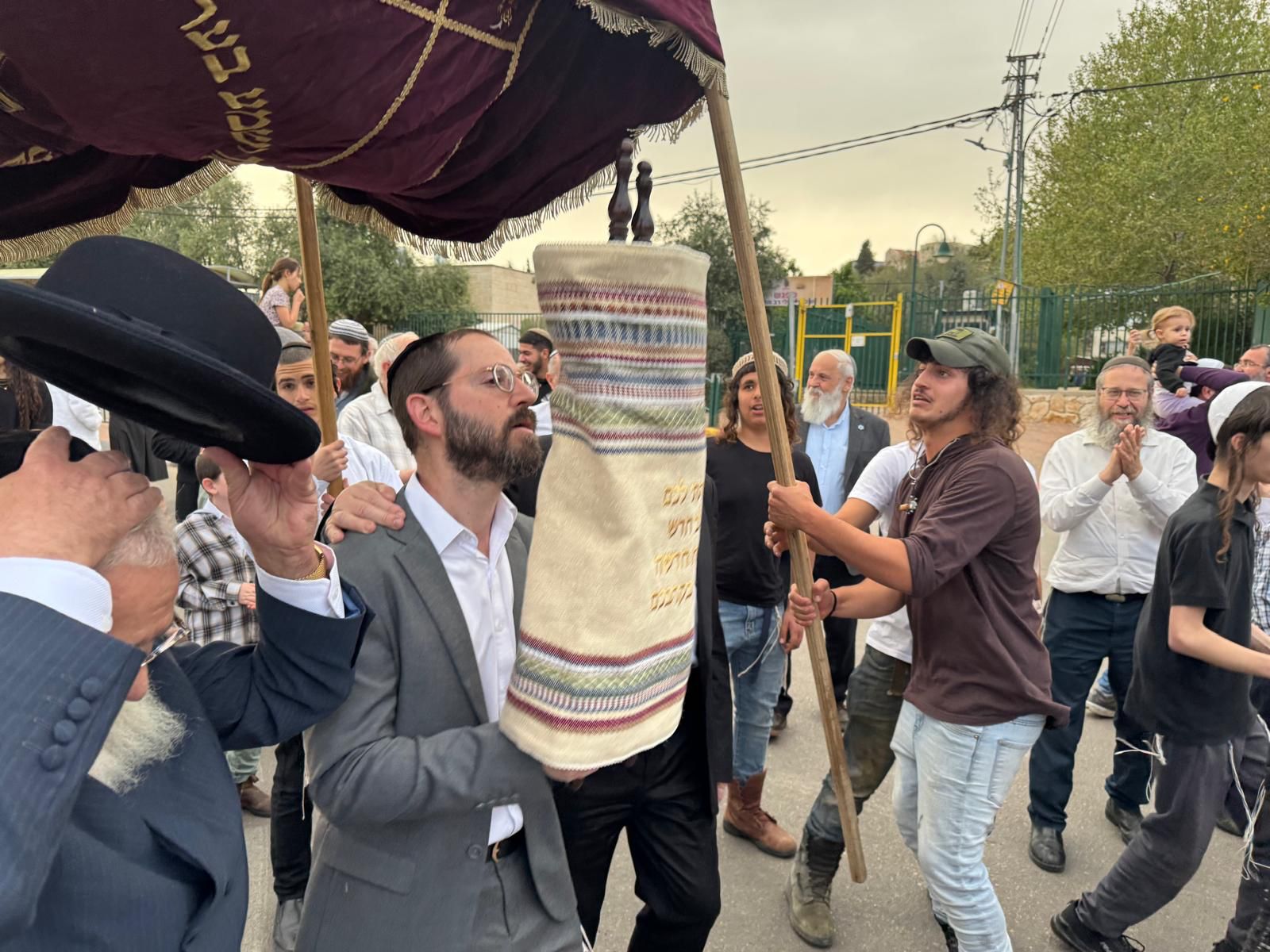 Torah scroll dedicated in memory of murdered shepherd Binyamin Ahimeir